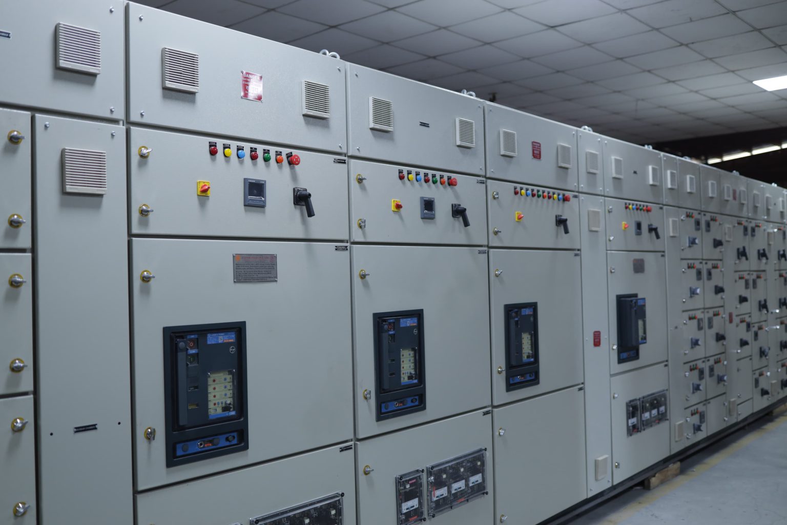 Electrical panel manufacturer in Surat, Gujarat - P3 Industries